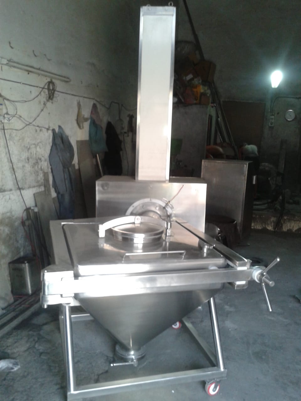 Conta Bin Blender/Cage Blender - Hari Prasad Industries